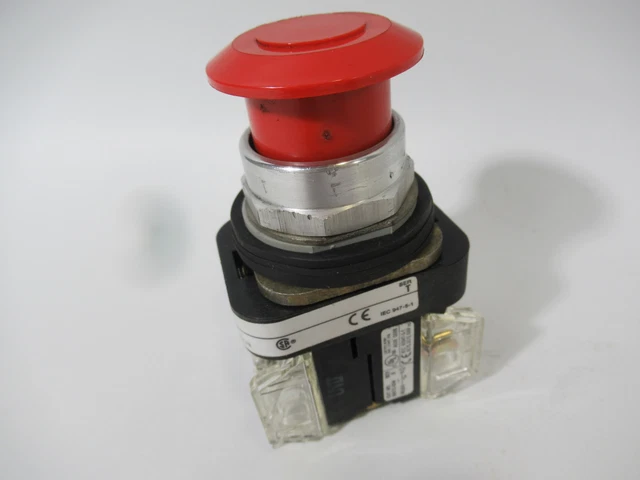 ALLEN-BRADLEY 800TC-FX6A5 SER. T Push-Pull Emergency Stop Button 2NCLB ...