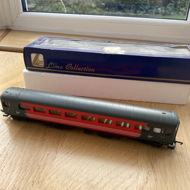 LIMA L305423 2ND Class Mk2F V6157 00 Gauge Railway Carriage Boxed £18. ...