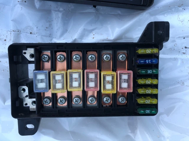 LAND ROVER DEFENDER main fuse box mega fuse TD5 TDCi £69.00 - PicClick UK