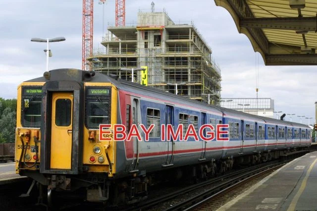 PHOTO CLASS 455/8 5833 At Battersea Park £1.65 - PicClick UK