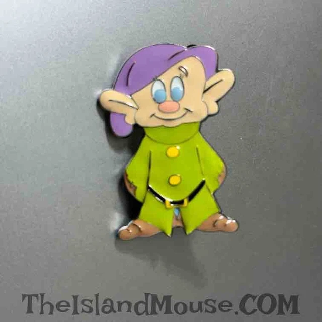 DISNEY SNOW WHITE Seven Dwarfs Dopey VHS 3D Pin (U7:148735) £3.98 ...