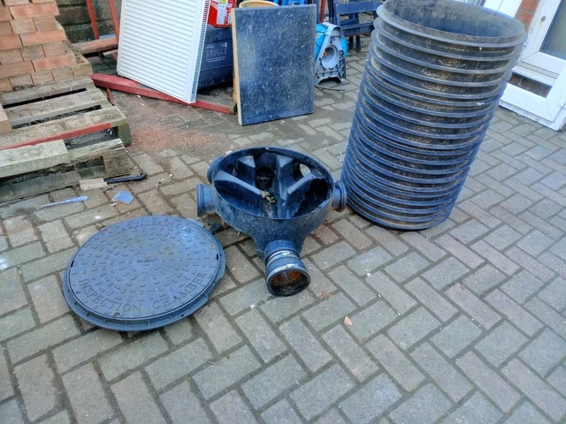 MANHOLE INSPECTION CHAMBER - Base, 4 Risers, Cover & Frame £52.72 ...