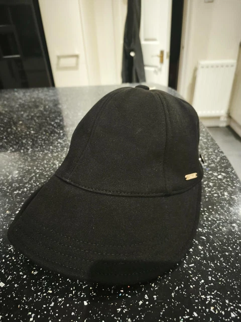 BLACK WIDE BRIM Cap Sun hat Woman to make the face appear smaller and ...