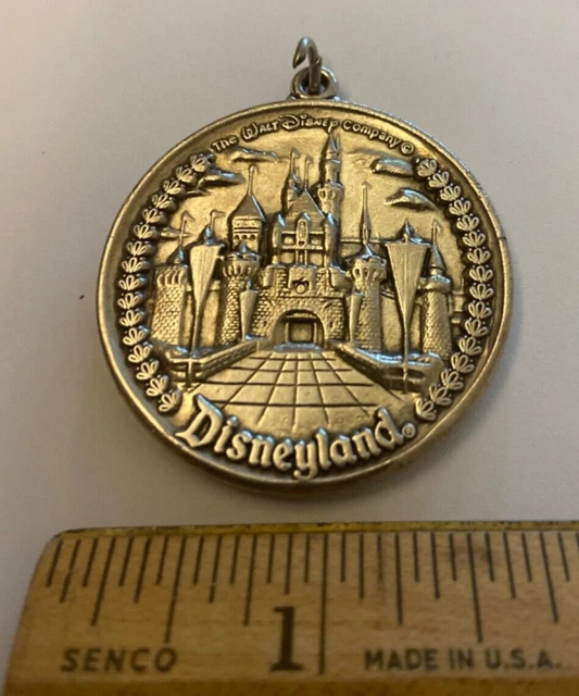 THE WALT DISNEY Company Cinderella Castle Disneyland Pendant Medal Coin ...