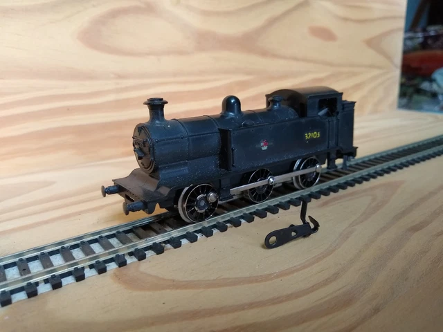 TRIX SOUTHERN E2 0-6-0 tank loco in BR Black 32103 - good runner 2 rail ...