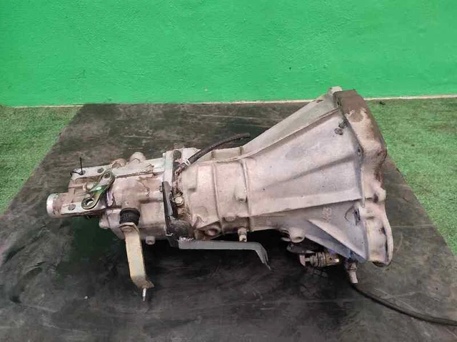 BOITE A VITESSE pour NISSAN VANETTE CARGO AUTOBUS 2.3 D 1991 124347 EUR ...