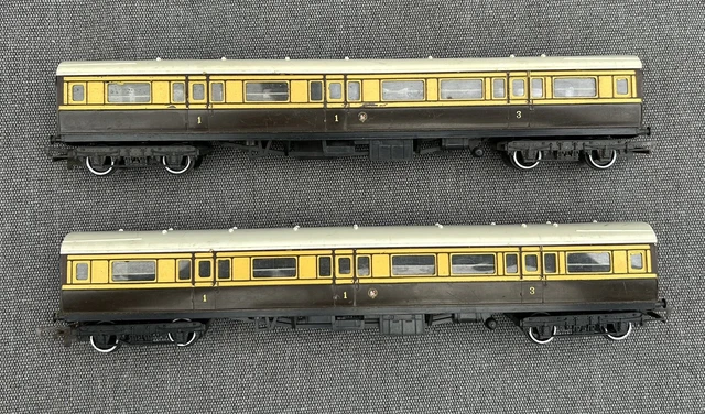 TRIANG GWR COMPOSITE Brake Coaches Chocolate & Cream OO Gauge Model ...