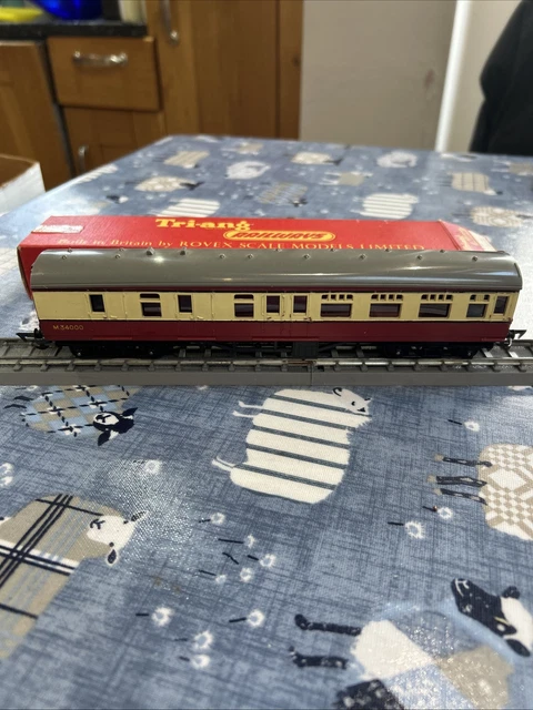 VINTAGE TRI-ANG RAILWAYS OO Gauge R28 Mainline Coach Cream/Maroon Boxed ...