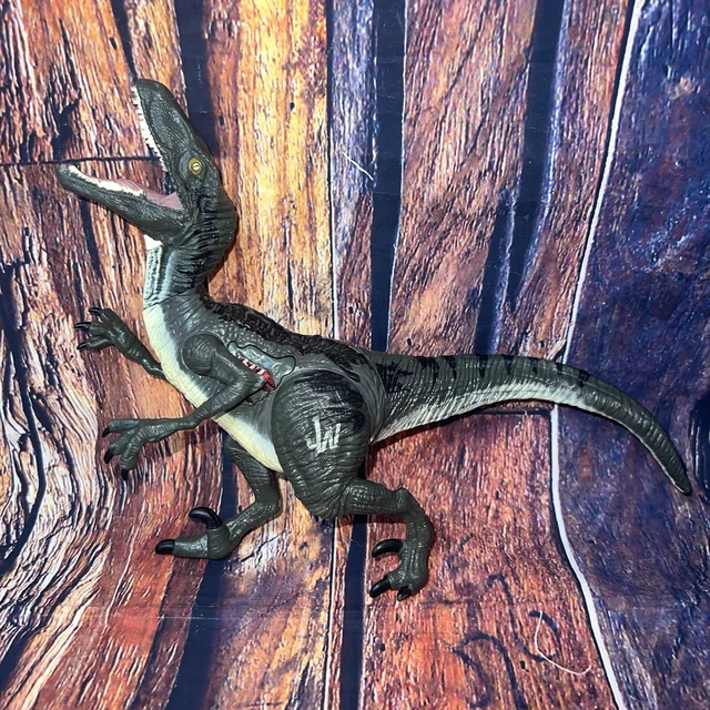 HASBRO 2015 JURASSIC World Velociraptor Blue Electronic Growling Attack ...