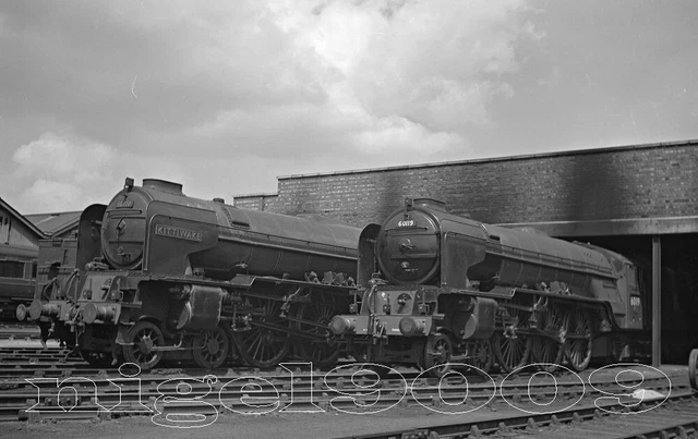 ORIGINAL MEDIUM 7CM x 4.5cm B&W Negative LNER 4-6-2 60119 60120 Leeds ...