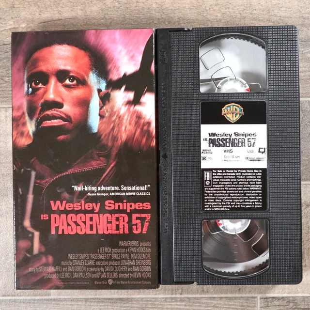 PASSENGER 57 (1992) Wesley Snipes, Bruce Payne, Tom Sizemore, Robert ...