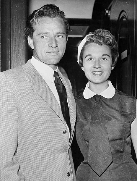 LONDON ENGLAND FILM star Richard Burton wife Mrs Burton leave W- 1962 ...
