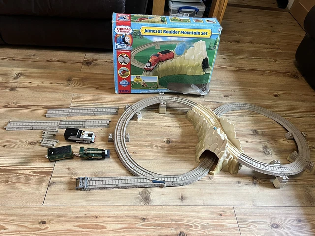 TRACKMASTER TRACK Thomas Tank Engine At Boulder Mountain with two ...
