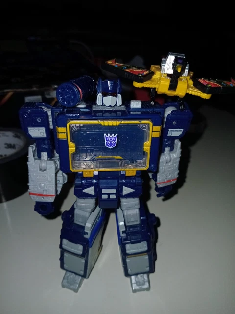 TRANSFORMERS LEGACY UNITED soundwave and earthrise thundercracker $133. ...