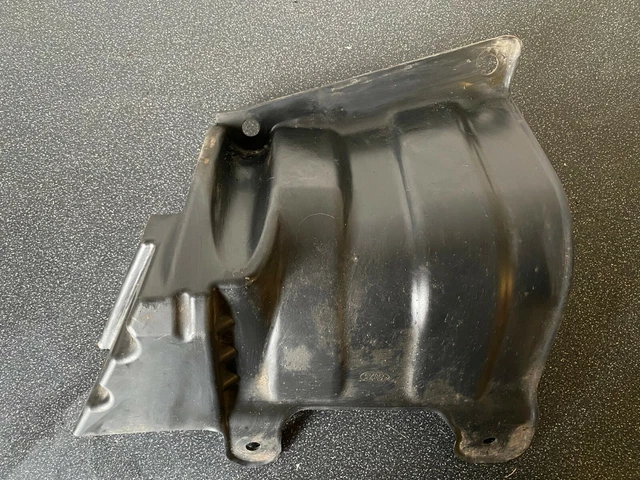 LAND ROVER DISCOVERY 3 Tdv6 Plastic Lower Engine Guard Drivers Side £22 ...