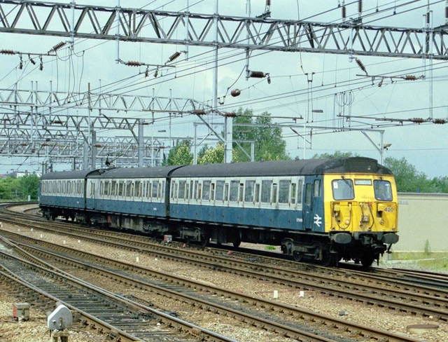 CLASS 305 NO 305420 in blue at crewe £1.97 - PicClick UK