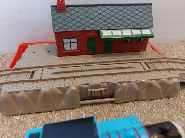 THOMAS AND FRIENDS Trackmaster Station Track Set. £14.99 - PicClick UK