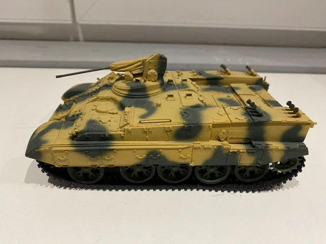 1/35 : BUILT/MONTÉE char d'infanterie ukrainien / base chenillée conv ...