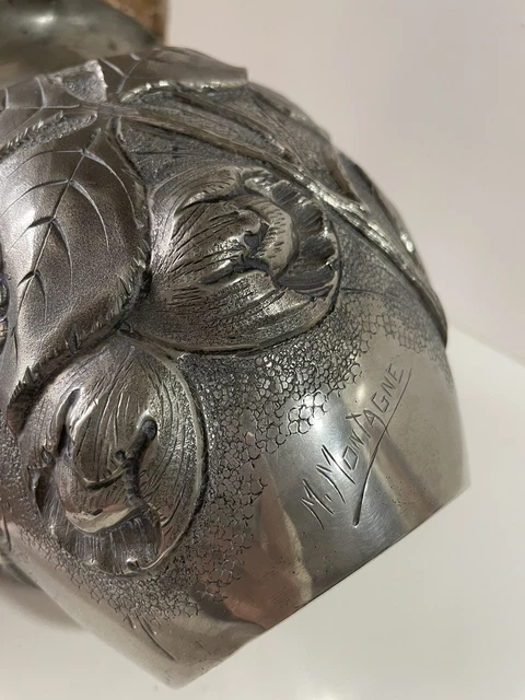 VASE EN ÉTAIN D’art Style Art Nouveau décor floral signé M.MONTAGNE ...