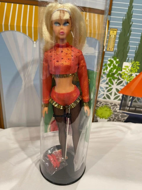 FASHION DOLL FANFAN in Blonde Anouk wearing Sophia #0107 fashion by Nav ...