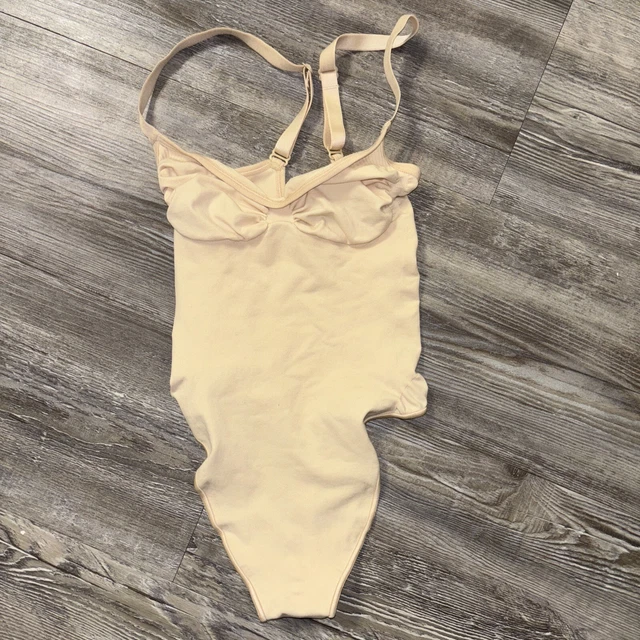 SKIMS SHAPE-WEAR SEAMLESS Sculpting Thong Bodysuit Clay Small 🩱 $15.00 ...