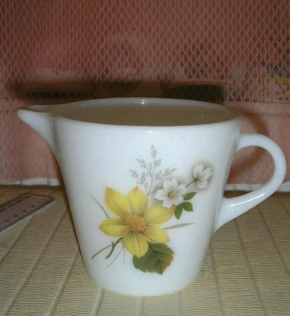 VINTAGE 1960/70S JAJ Pyrex Autumn Glory Milk/Cream Jug £4.25 - PicClick UK