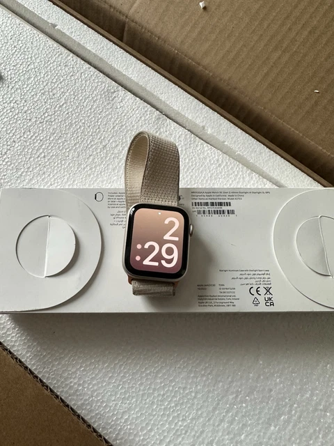 APPLE WATCH SE GPS 44mm Alu Case/Starlight Sport Loop 2023 £200.00 - PicClick UK