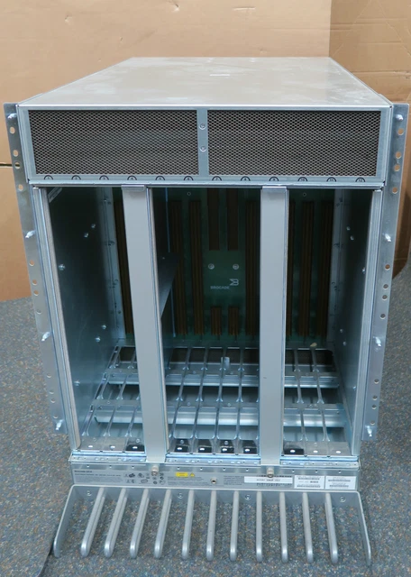 CHÂSSIS EMC ED-DCX-B Connectrix Director avec bloc d'alimentation 2 x ...