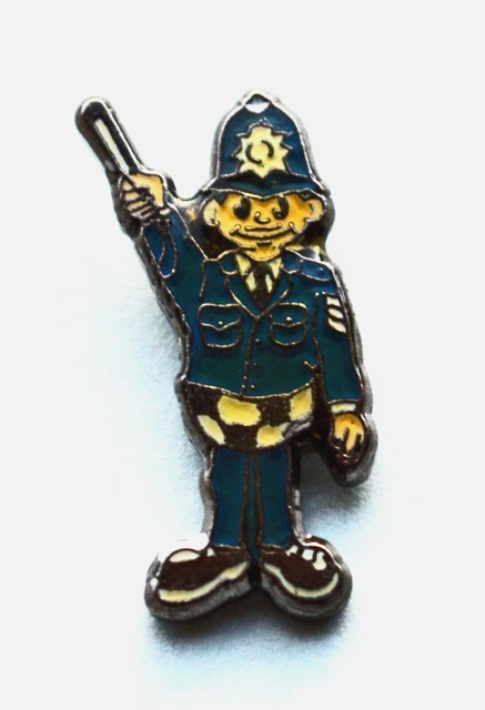 POLICE SERGEANT WITH Helmet and Truncheon Tie/Lapel Pin Badge £1.75 ...