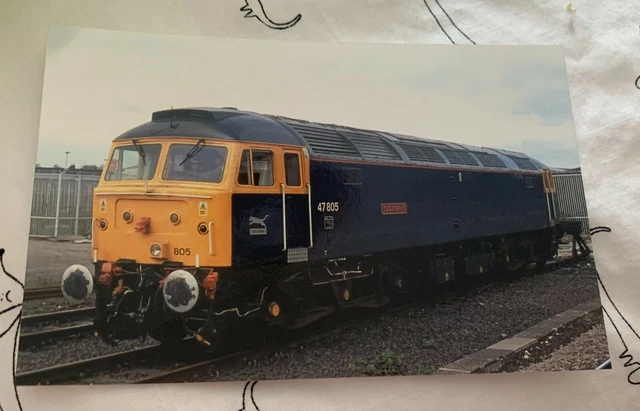DIESEL RAILWAY TRAIN Photo Class 47 Loco Picture 47805 Br Blue Loco ...
