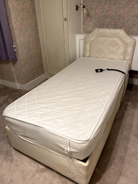 ADJUSTABLE ELECTRIC RISER/RECLINER single bed with mattress used, good ...
