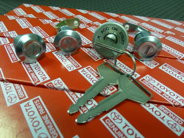 GENUINE TOYOTA LANDCRUISER FJ40 Complete Key and Lock Set OEM HJ47 FJ40 ...