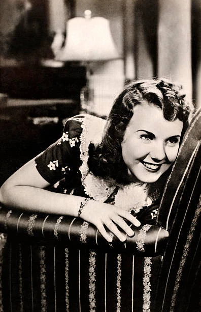DEANNA DURBIN, CANADIAN-BORN singer and actress, circa 1945 Old Photo 1 ...