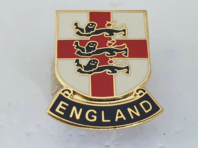 ENGLAND FOOTBALLS COMING Home Qatar 2022 World Cup Bulldog Bobby ...