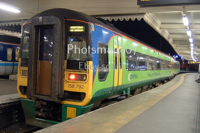 CLASS 158 158792, 2 car DMU, in Central Trains at Sheffield, night shot ...
