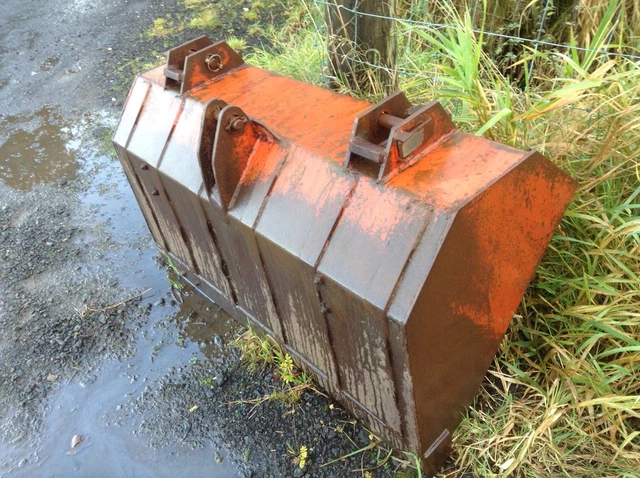 DAVID BROWN TRACTOR loader bucket and pins Delivery Is £130 Uk Mainland ...