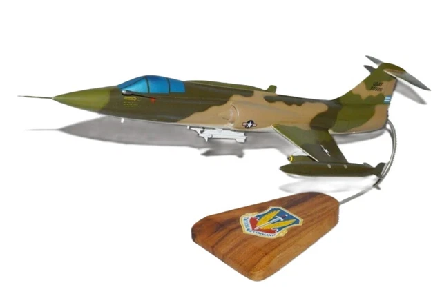 USAF LOCKHEED F-104 Starfighter Camo Desk Top Display 1/32 Jet Model SC ...