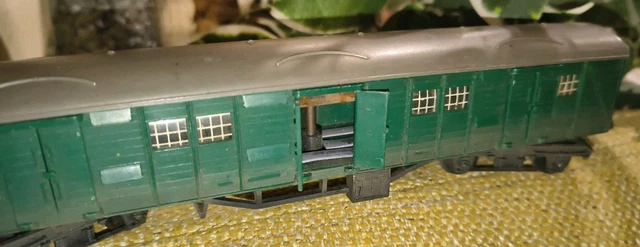 TRIANG R226 OO Gauge SR Green Bogie Luggage Van S2355S £6.79 - PicClick UK