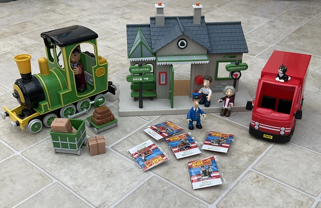 POSTMAN PAT 18 Piece Collectible Bundle Including Set Of Badges £19.99 ...