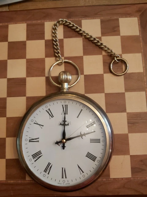 LANDEX ROYAL CRAFT Novelty Wall Clock In The Form Of An Oversized ...