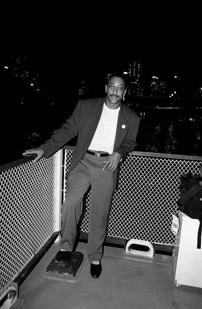 DANCER, ACTOR, CHOREOGRAPHER and singer Gregory Hines poses for p- 1988 ...