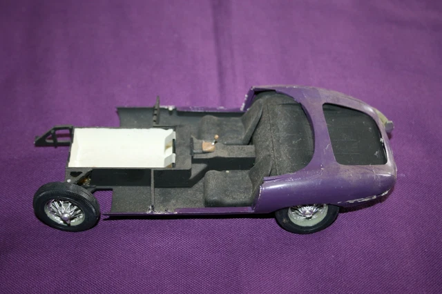 EIDAI JAGUAR XK-E Coupe built 1:20 scale model for parts, spares or ...