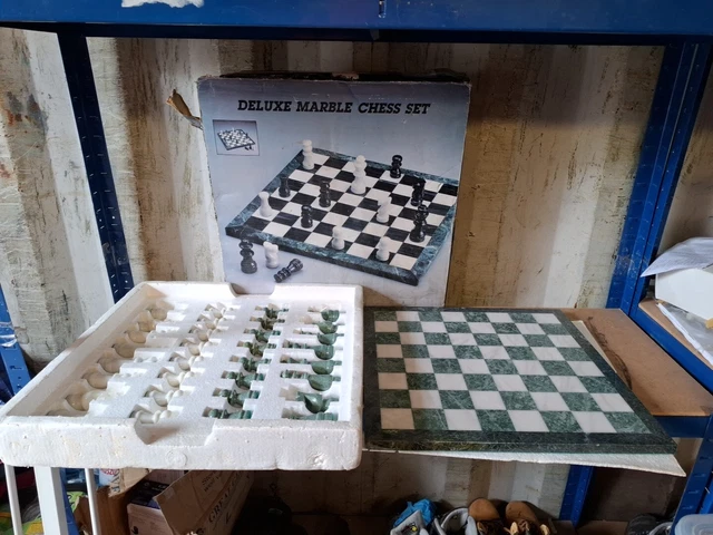 VINTAGE BOXED DELUXE Marble Chess Set Complete with 46cm Board Green ...