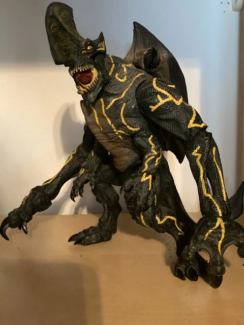 NECA PACIFIC RIM Ultra Deluxe Kaiju figure Trespasser Rare good ...