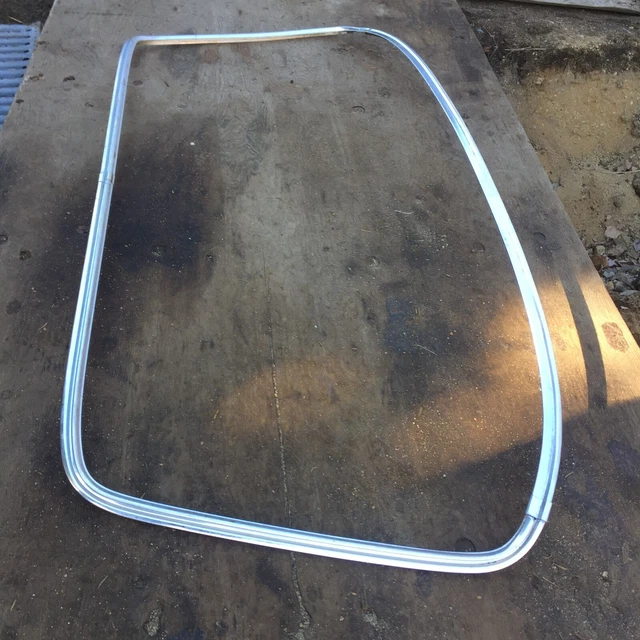 84 MERCEDES BENZ W123 300D Rear Glass Window Stainless Trim B39 $117.21 ...