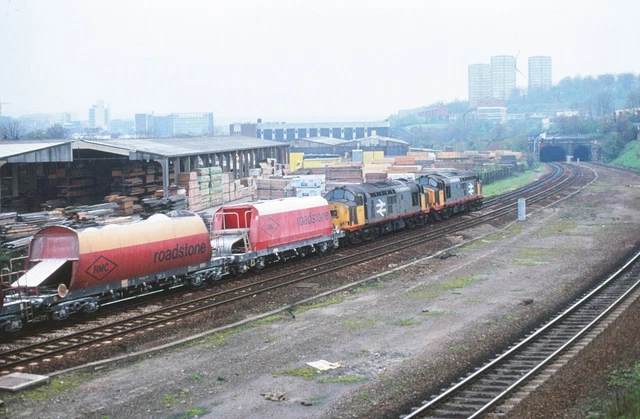14 COLOUR RAILWAY Slide Class 37 678 & 37 679 At Sheffield 1991 £2.99 ...