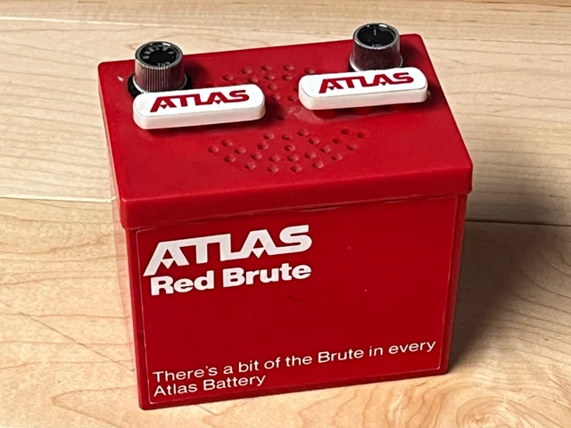 VINTAGE AM TRANSISTOR Radio ATLAS RED BRUTE Car Battery Style - 9 V ...