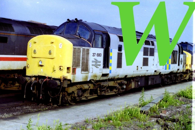 UK RAILWAYS 35MM COLOUR NEGATIVES: 37680-37517 at CARR LOCO, DONCASTER ...