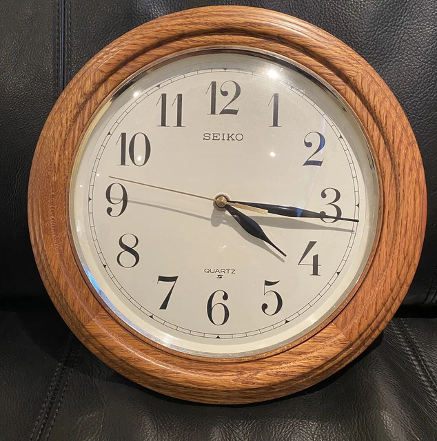 SEIKO ROUND WALL Clock Solid Oak Wood Frame Glass Lens Gold Trim Tested ...