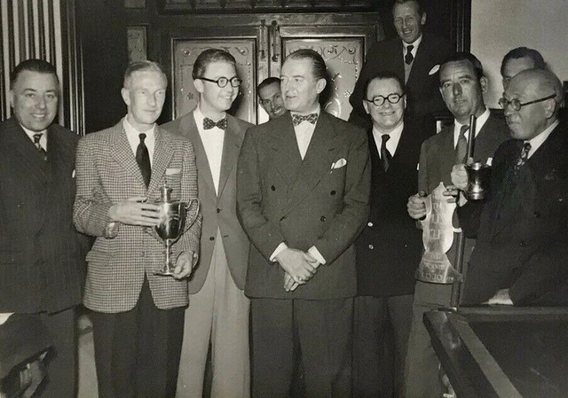 BRITISH ACTOR JACK Warner Photo Weekly Sporting Review Trophy Awards ...